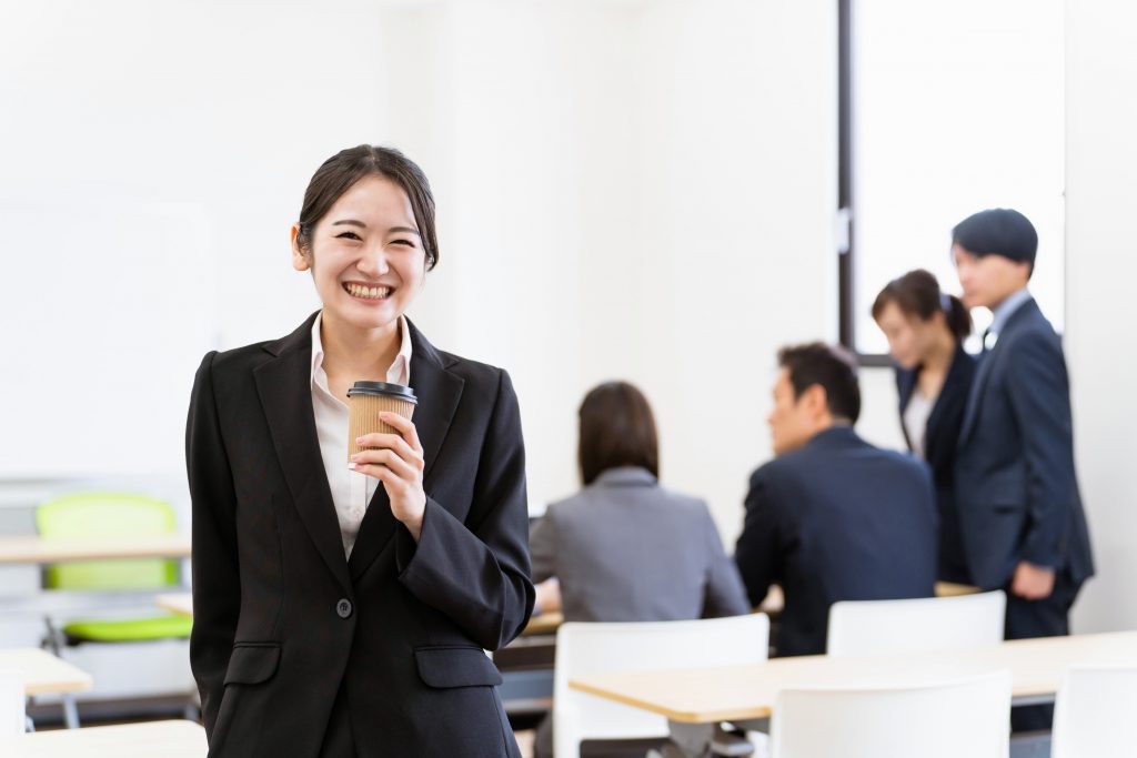 法人でウォーターサーバーを利用するメリットとデメリット・コストを解説 | SHINE+ 暮らしを磨く